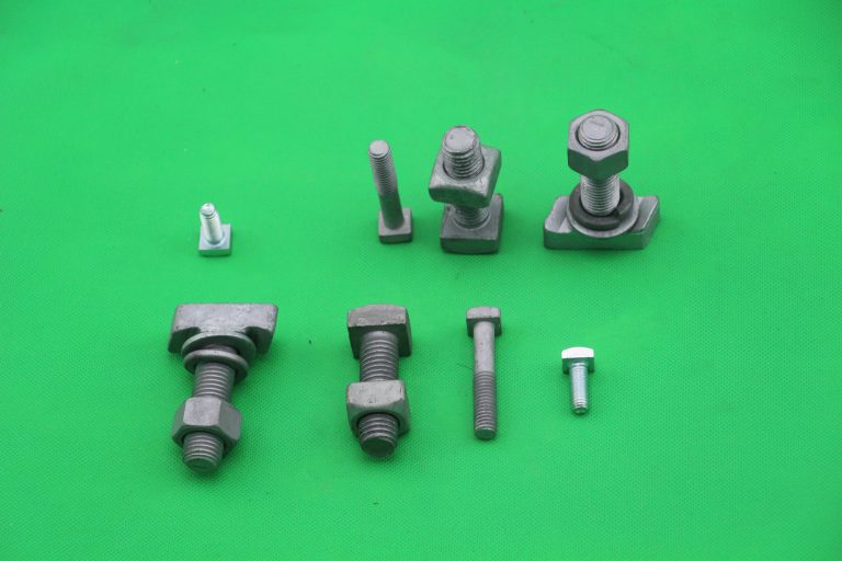 帶六角螺母平墊圈和彈簧墊圈的T頭螺栓組裝-Haiyanbolt.com